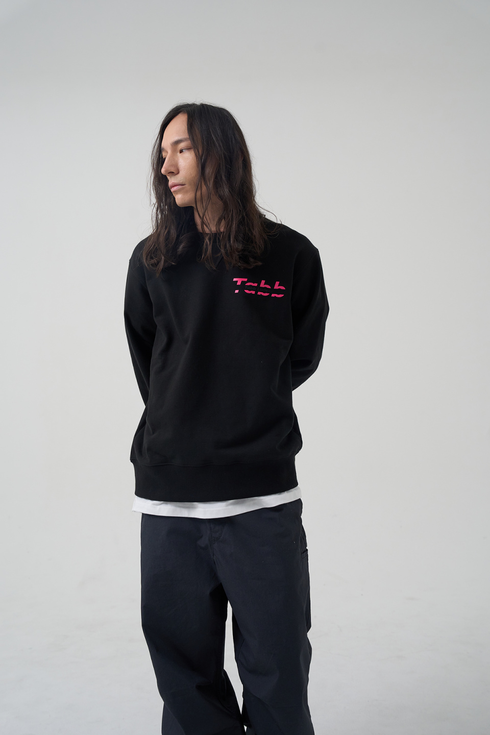 탭루덴스(TABBLUDENS) TABB Logo Crewneck Black - 사이즈 & 후기 | 무신사