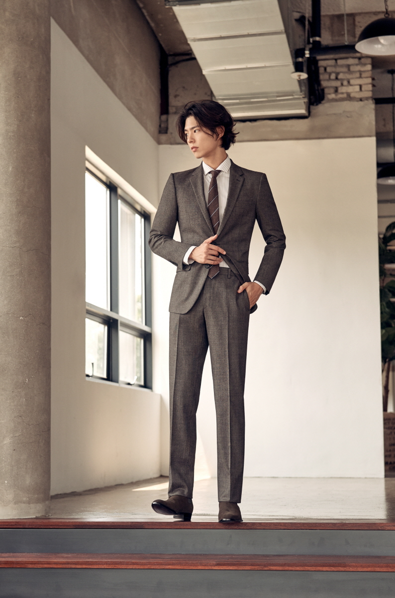 신상) 티엔지티(TNGT)의 18FW 화보가 공개 : 네이버 블로그